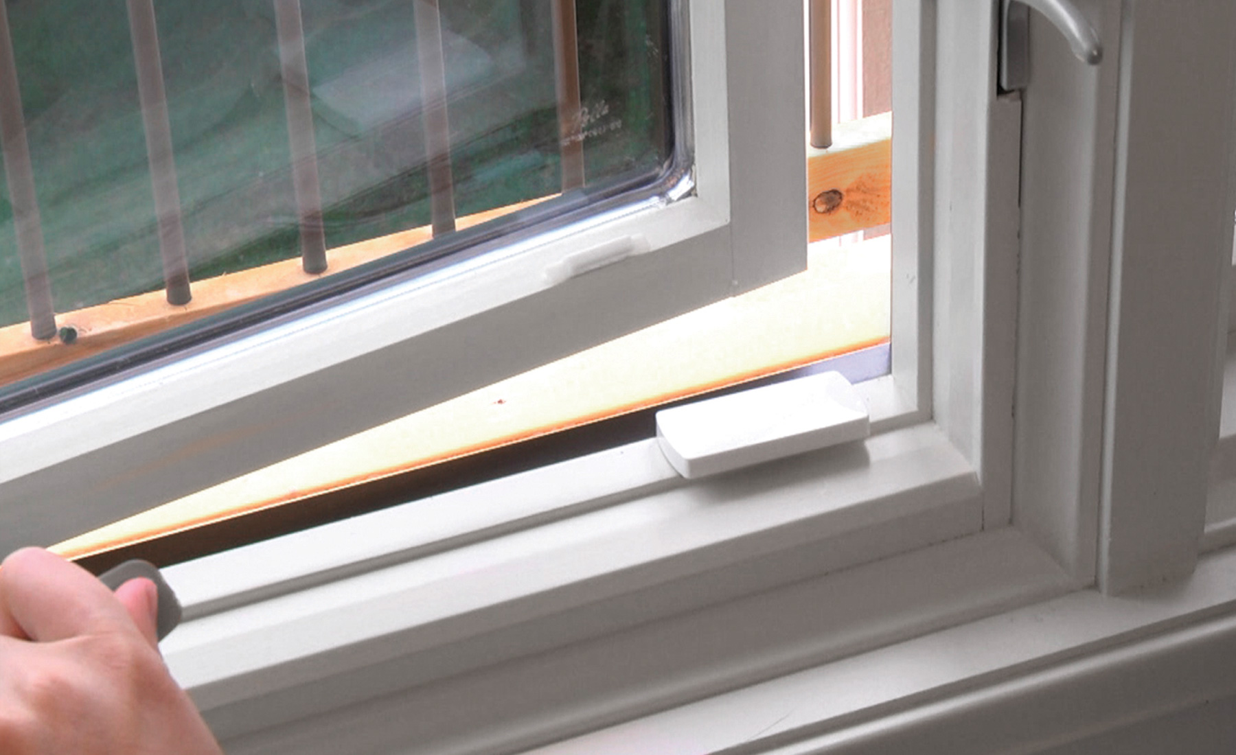 Wink | Pella Insynctive Window and Door Sensor